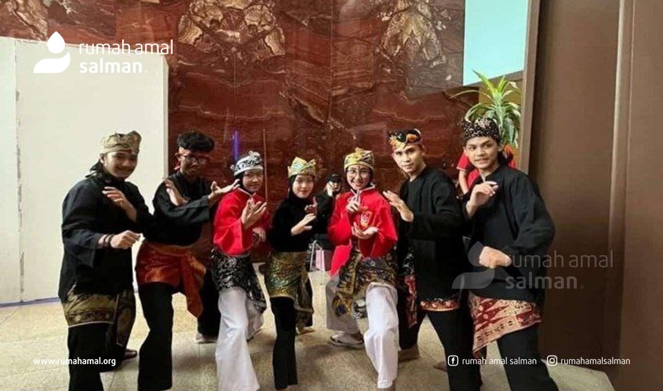 Riva Nurfathiya Safitri, Adik Teladan Pentas Pencak Silat di Qatar ... Riva Nurfathiya Safitri, Adik Teladan Pentas Pencak Silat di Qatar ...