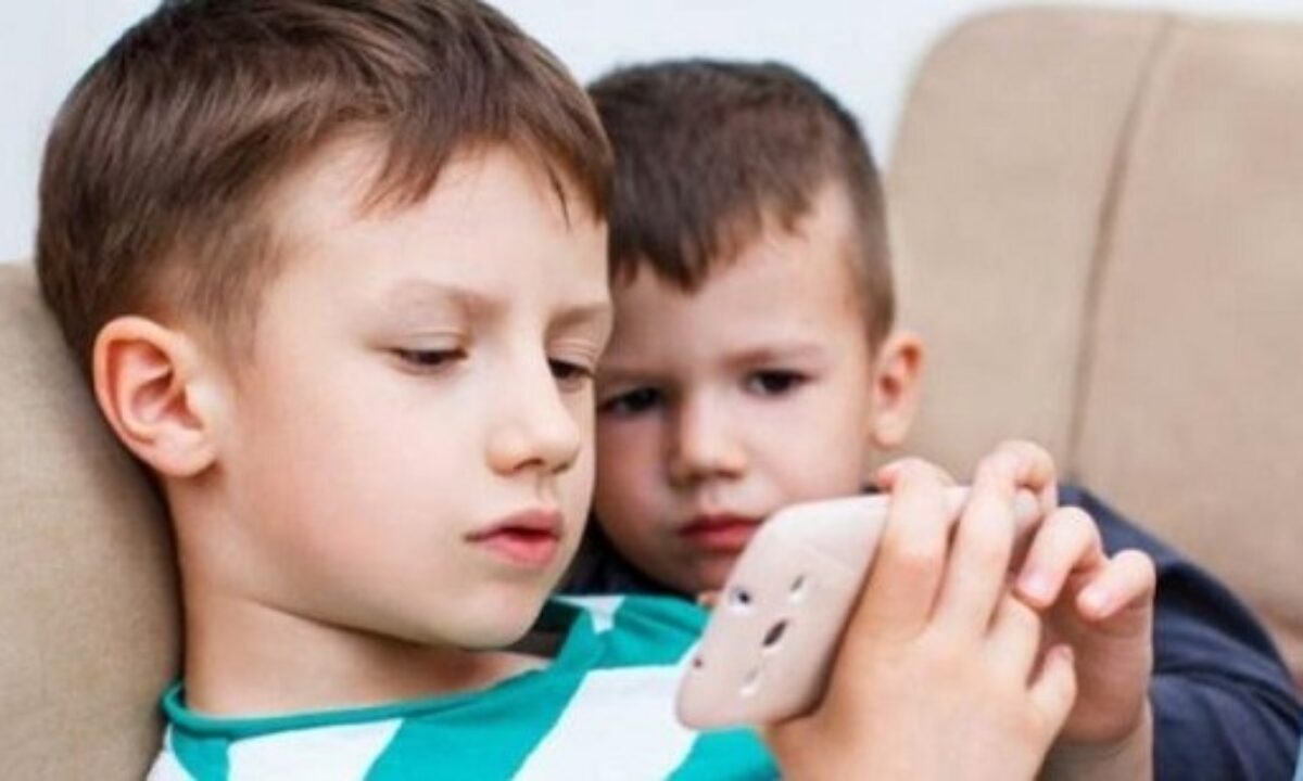 Ini 4 Cara Agar Anak Tidak Kecanduan HP - Rumah Amal Salman